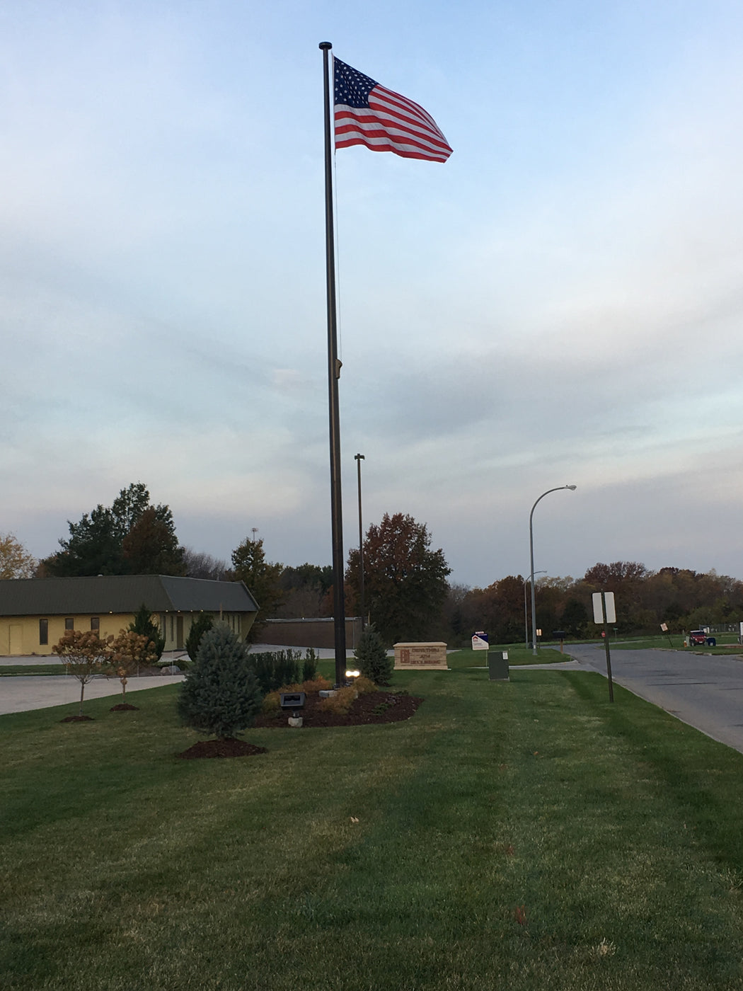 Automatic Aluminum Flagpole | Dusk-to-Dawn Operation | Made in USA ...