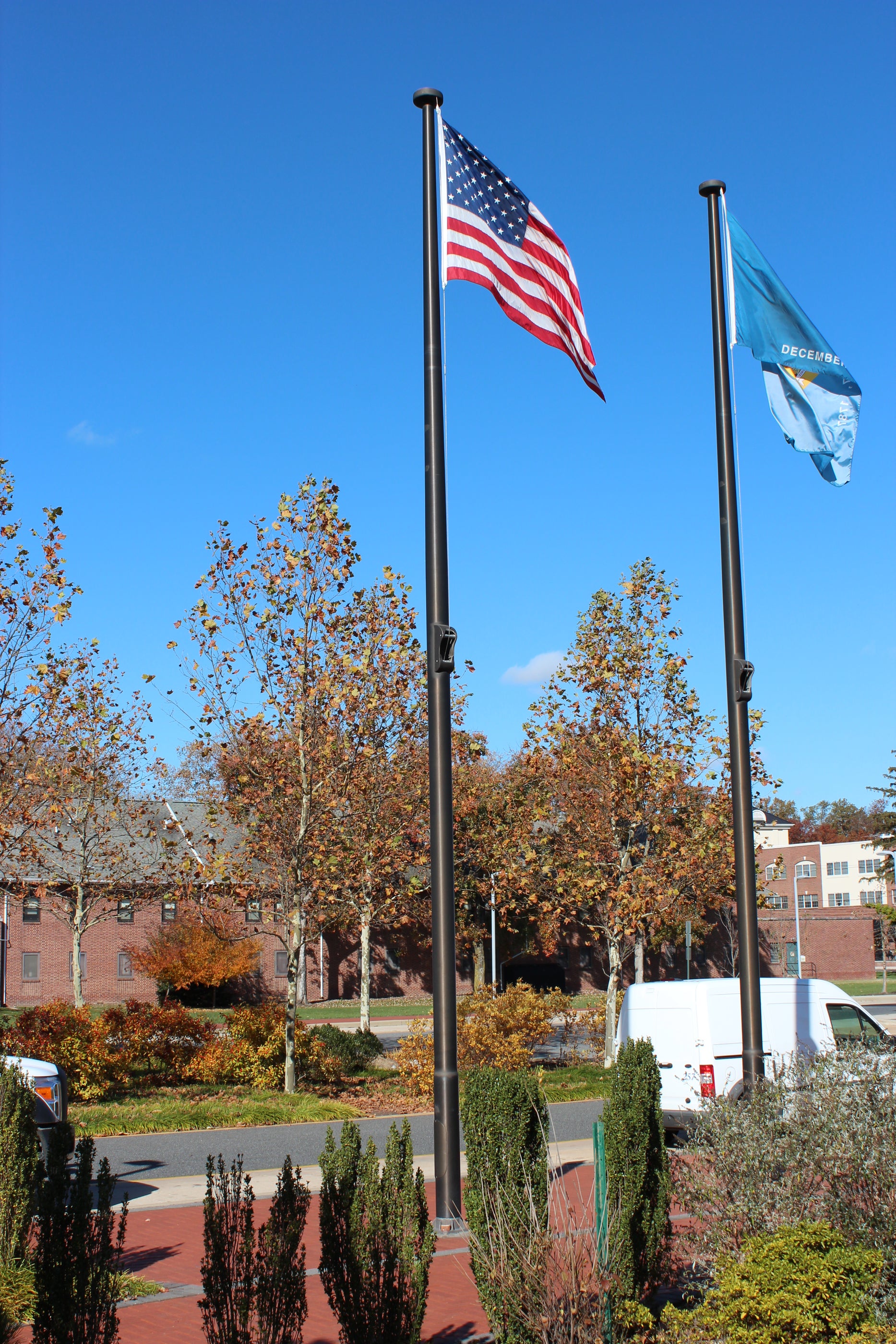 Automatic Aluminum Flagpole | Dusk-to-Dawn Operation | Made in USA ...